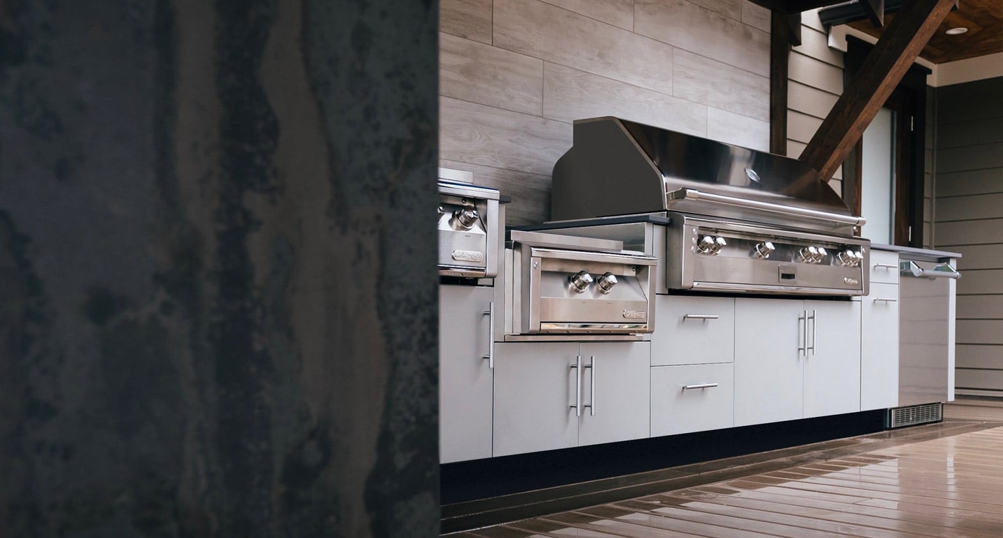 Luxury Stainless Steel Outdoor Kitchens | Brown Jordan Outdoor Kitchens