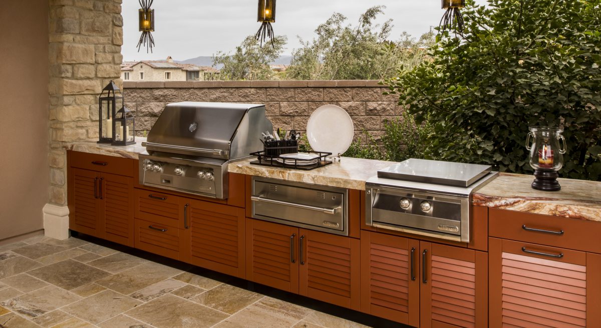 Covered Outdoor Kitchen Ideas & Things to Consider