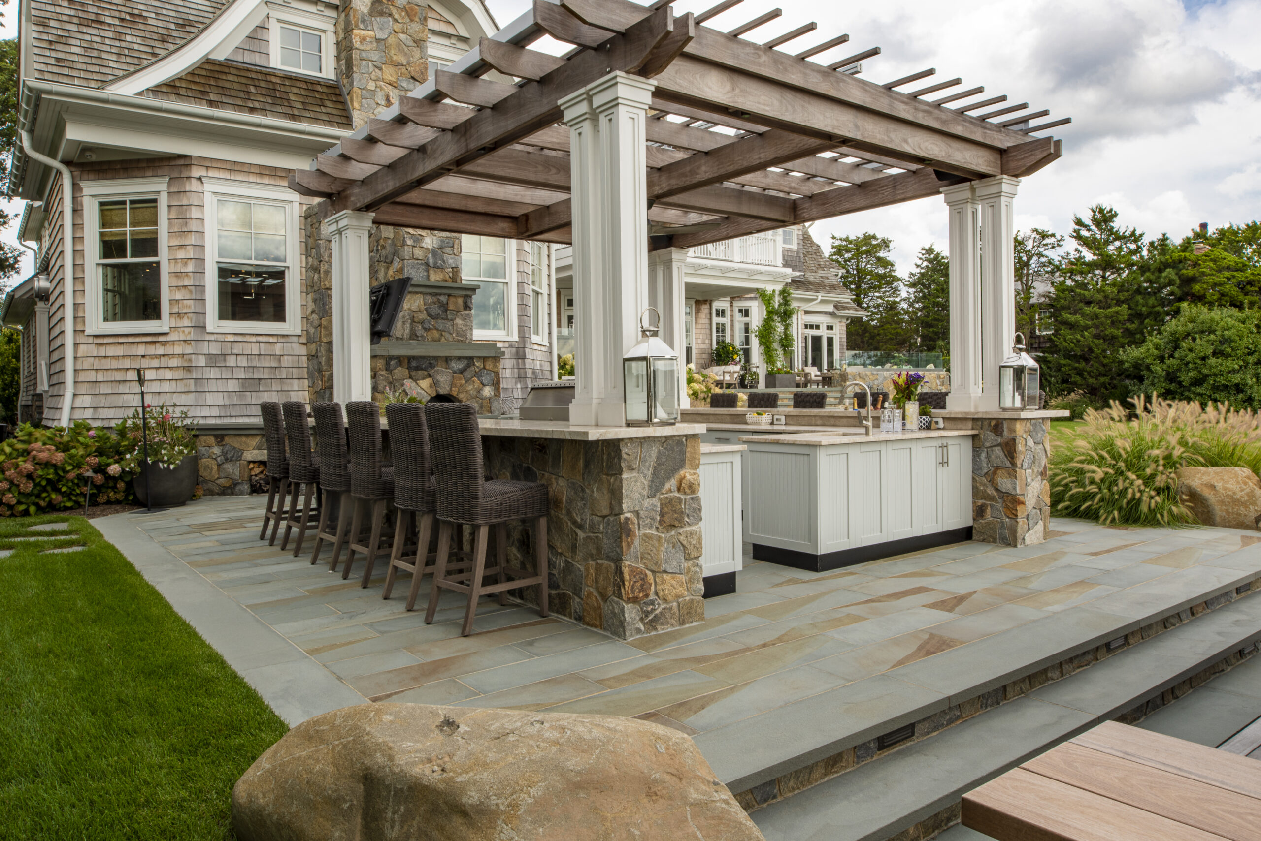 Designing an Outdoor Patio Kitchen